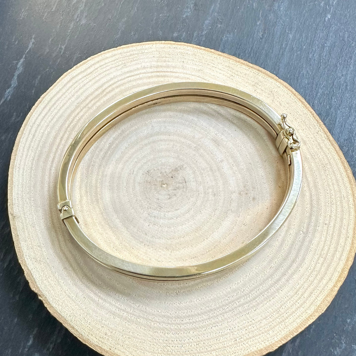 Preloved 9ct Yellow Gold Double Row Hinged Bangle – James Bishop Jewellery